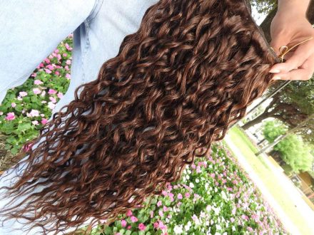 Tips para el cuidado de las extensiones rizadas - Mejores10